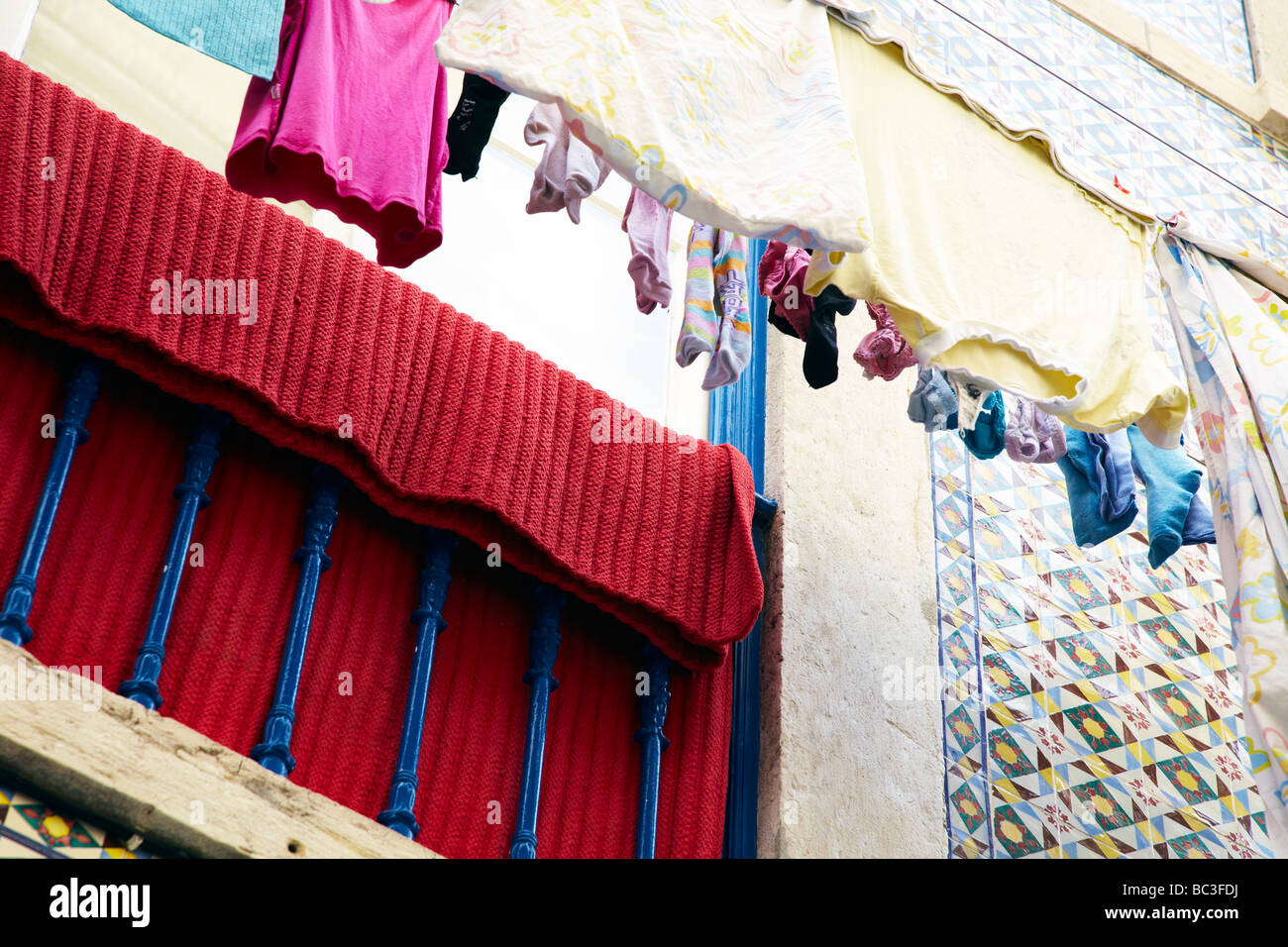 Washing line lisbon Banque de photographies et d’images à haute ...