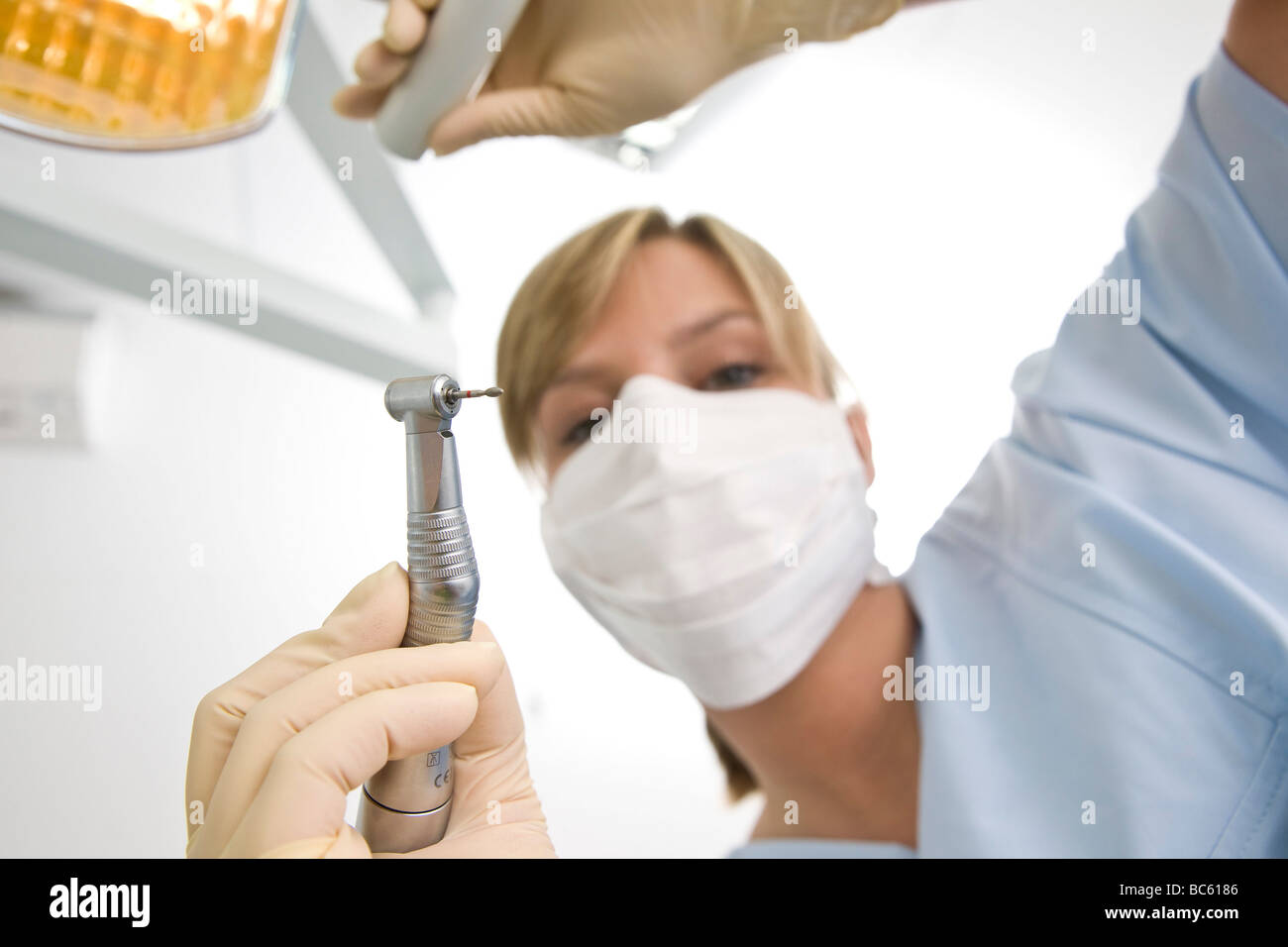 Assistante dentaire Banque de photographies et d’images à haute résolution - Alamy