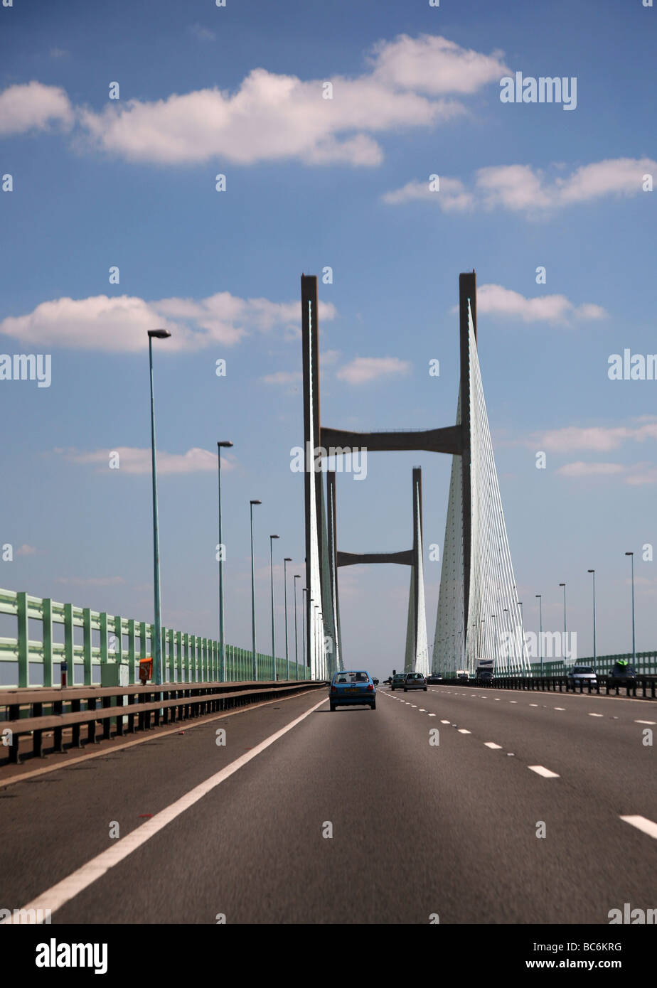 M4 severn bridge Banque de photographies et d’images à haute résolution ...