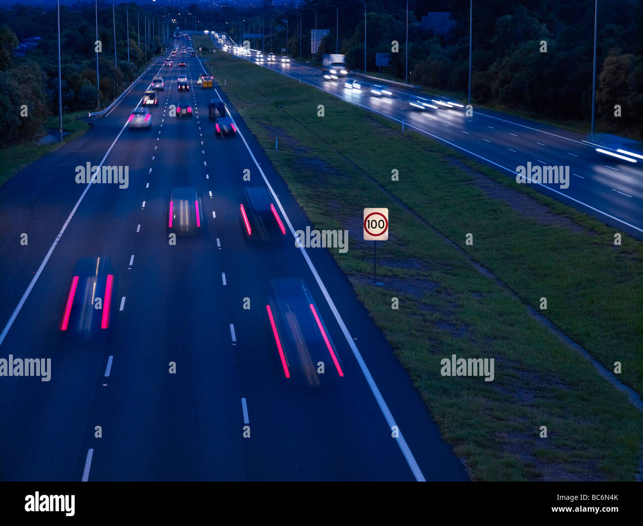 Congestion motorway motorways road signs road sign traffic Banque de ...