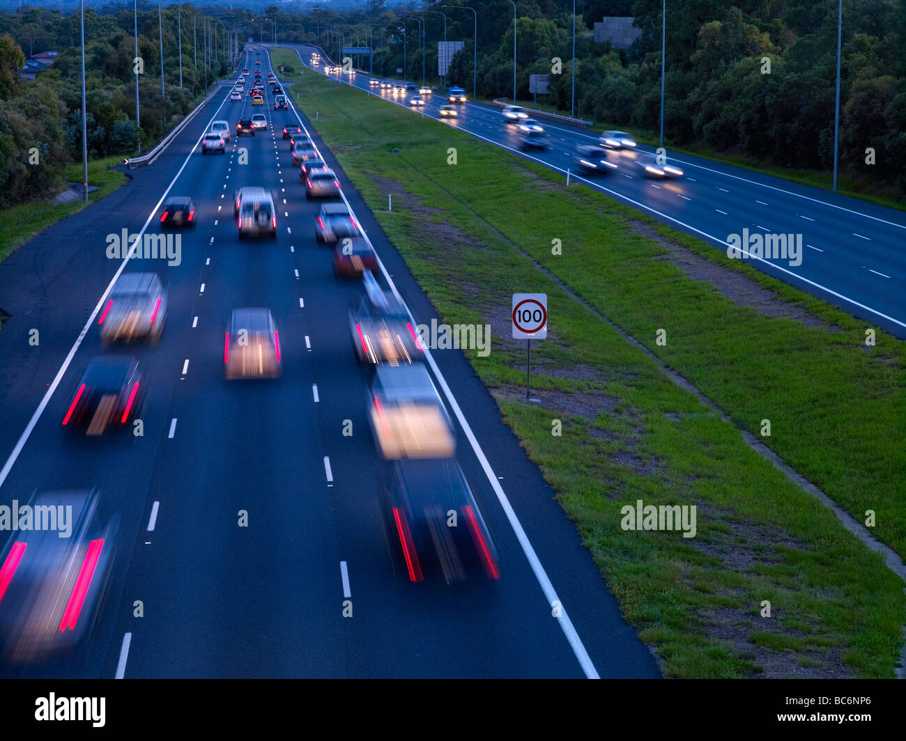 Congestion motorway motorways road signs road sign traffic Banque de ...