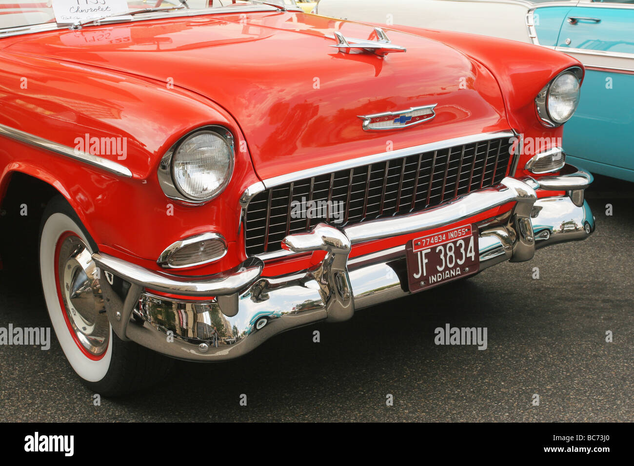 Vieille voiture chevrolet rouge des années 1950 Banque de photographies ...