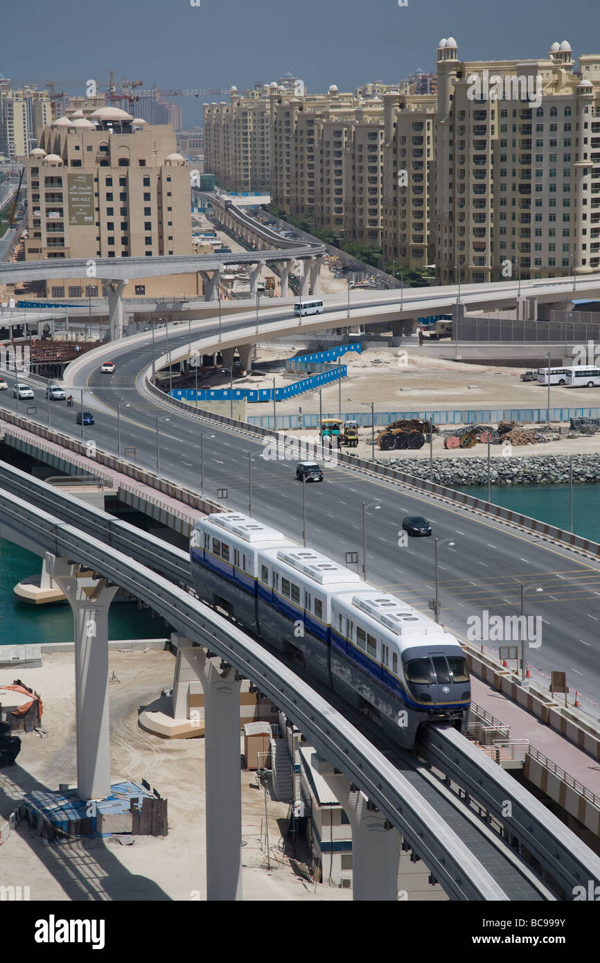 Dubai Palm Jumeirah train monorail et la voie EAU Photo Stock - Alamy
