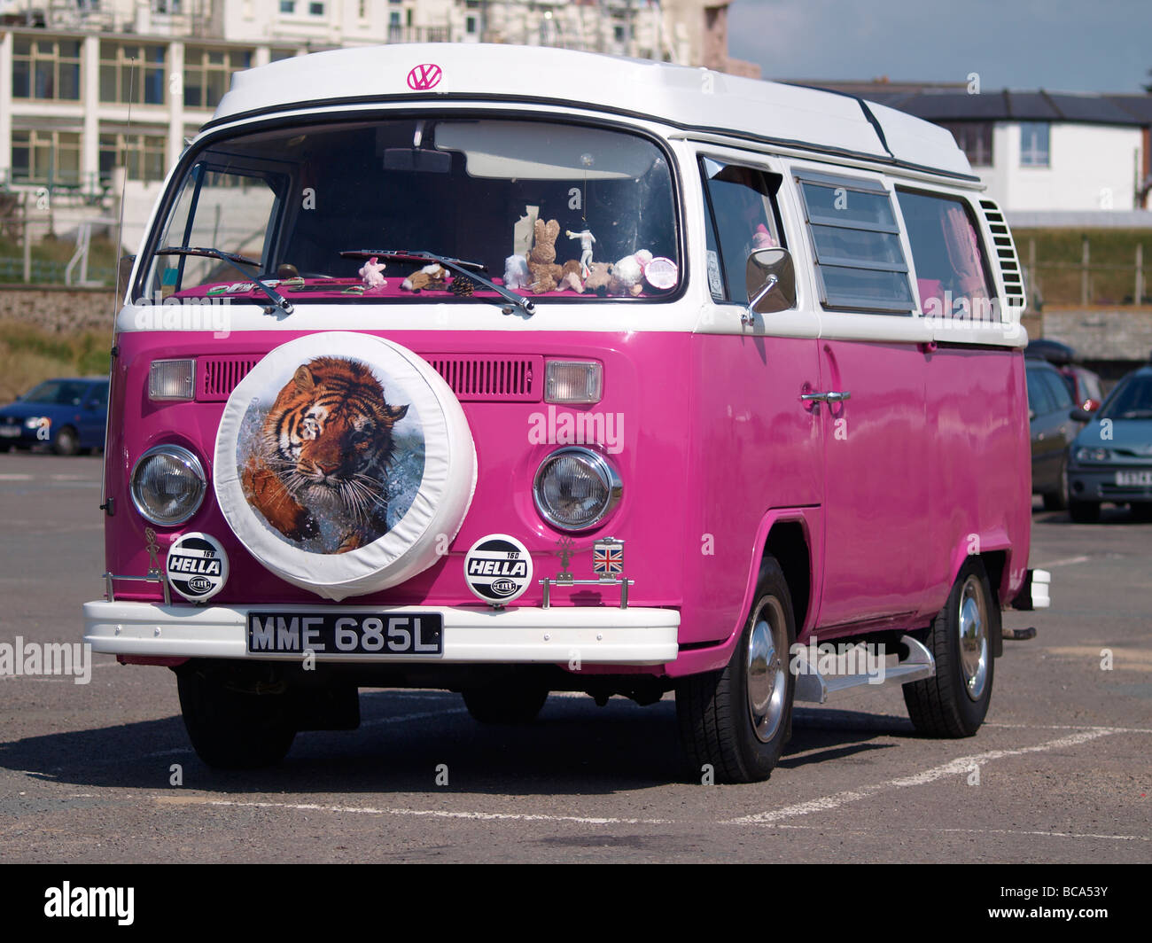 Camping car volkswagen rose Banque de photographies et d’images à haute ...