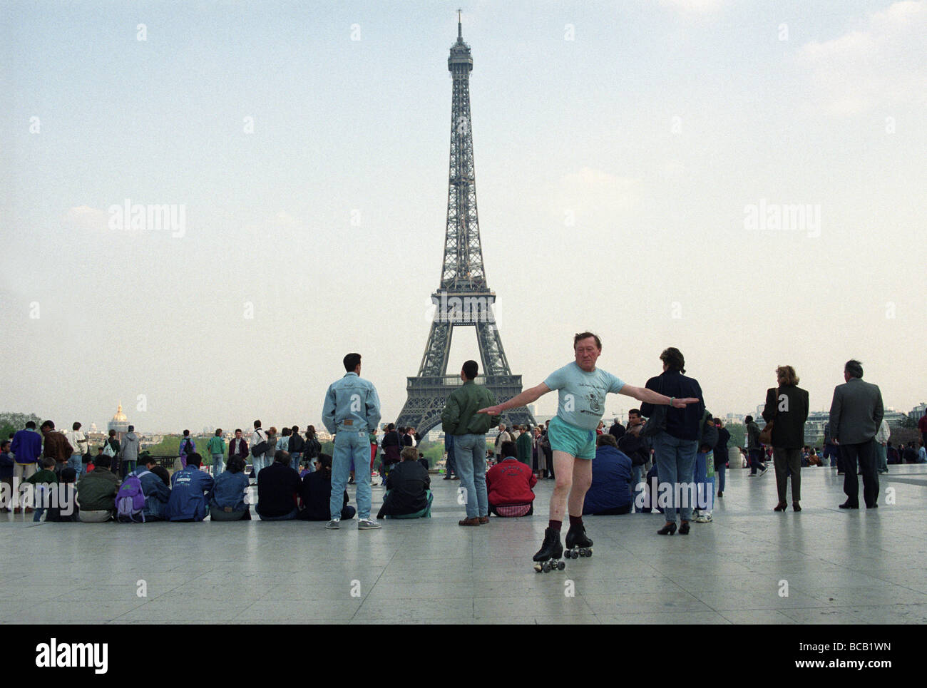 Années 1990 paris france Banque de photographies et d’images à haute ...