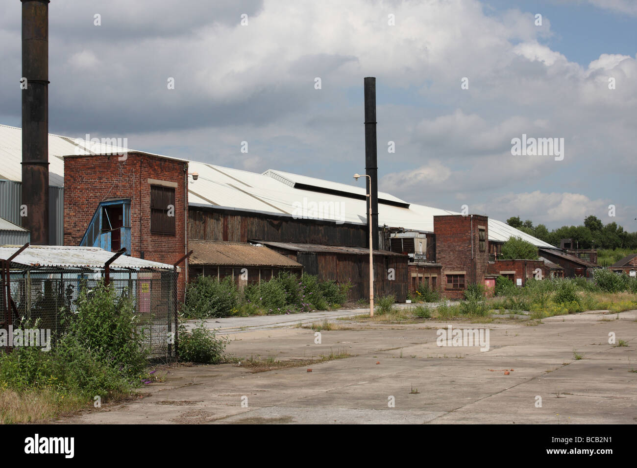Derelict factory uk Banque de photographies et d’images à haute ...