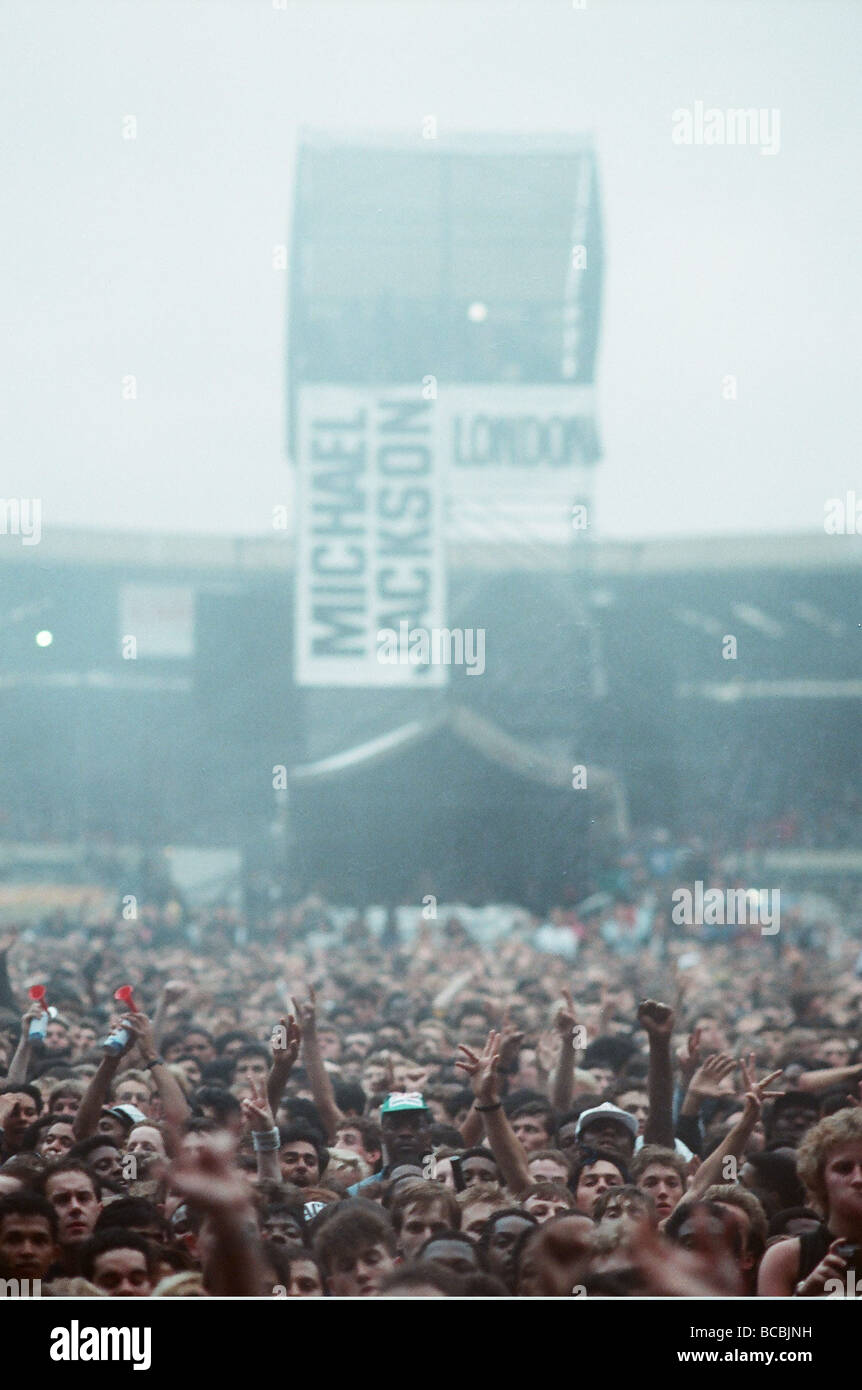 Michael jackson bad tour crowd Banque de photographies et d’images à ...