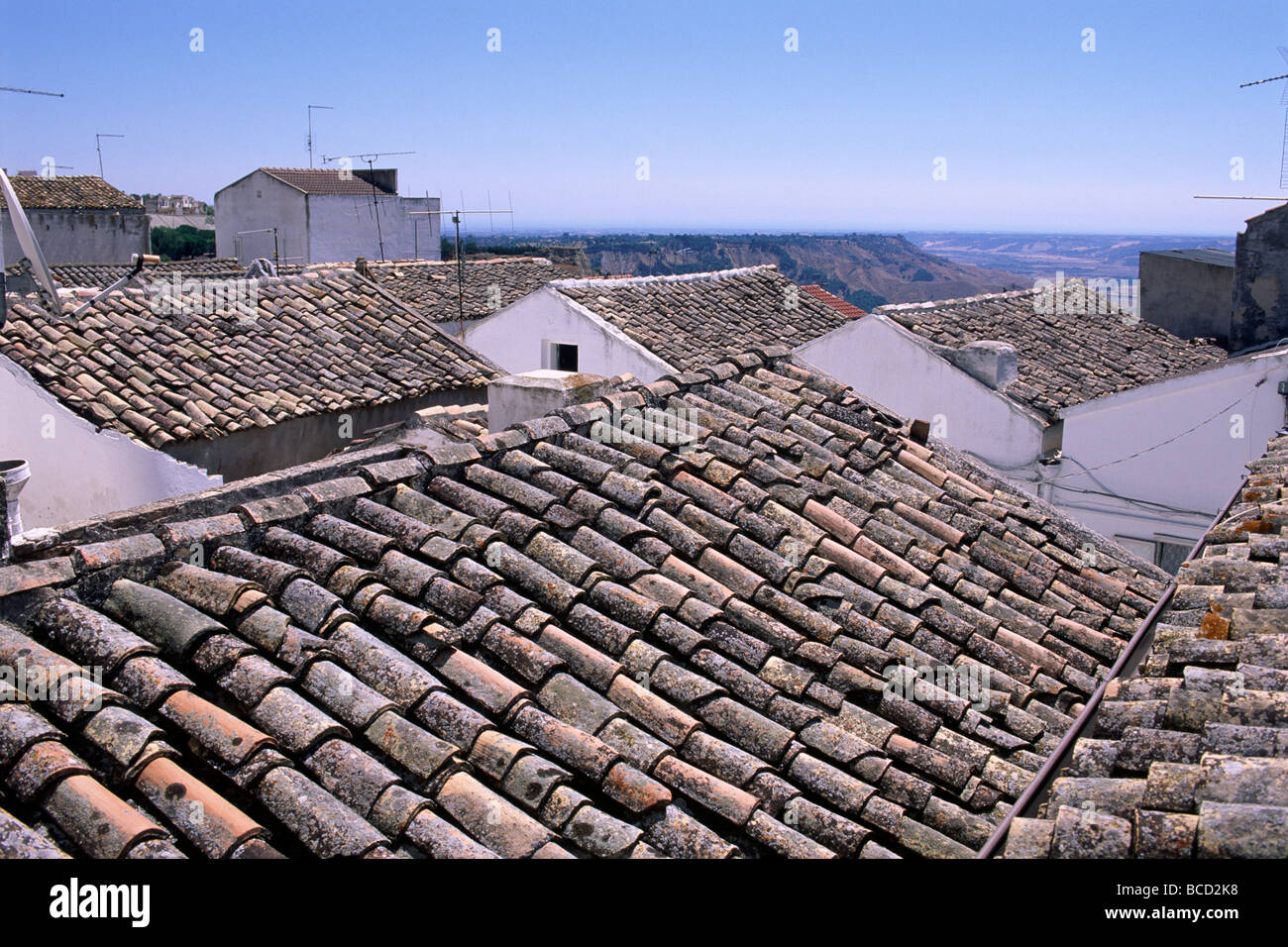 Vieilles tuiles italiennes en terre cuite Banque de photographies et d ...