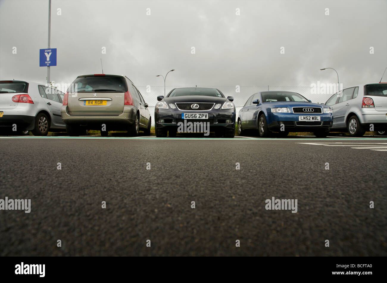 Parc de voitures Banque de photographies et d’images à haute résolution ...