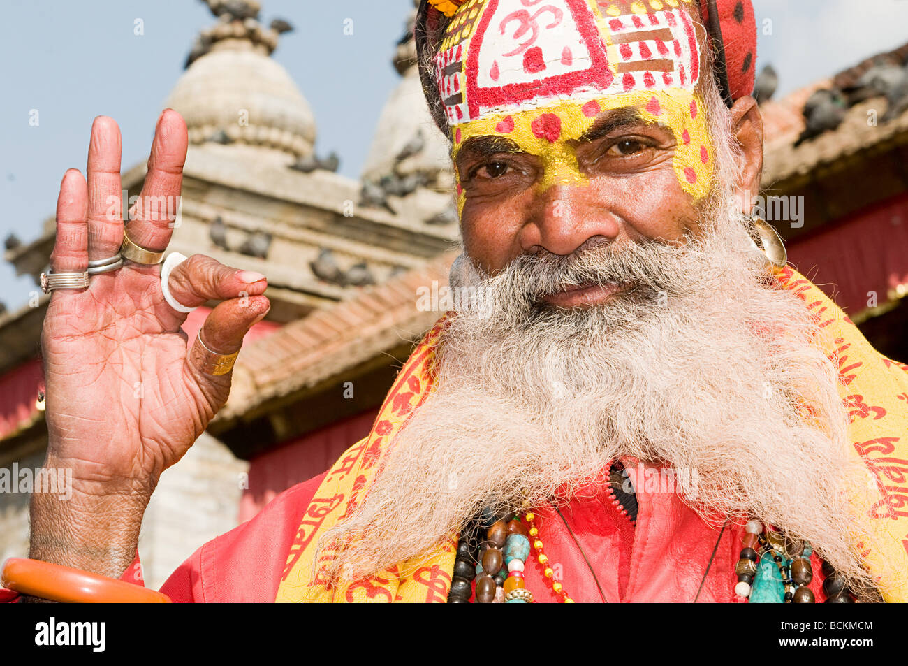 Hand hindu holy man sadhu Banque de photographies et d’images à haute ...