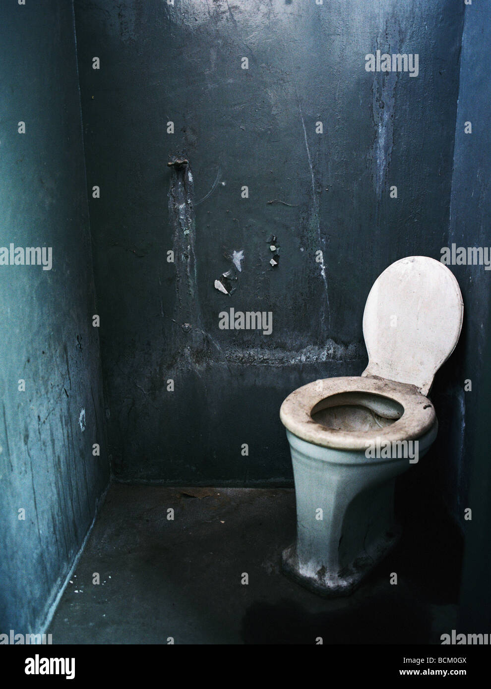 Toilettes Sales Banque d'image et photos - Alamy