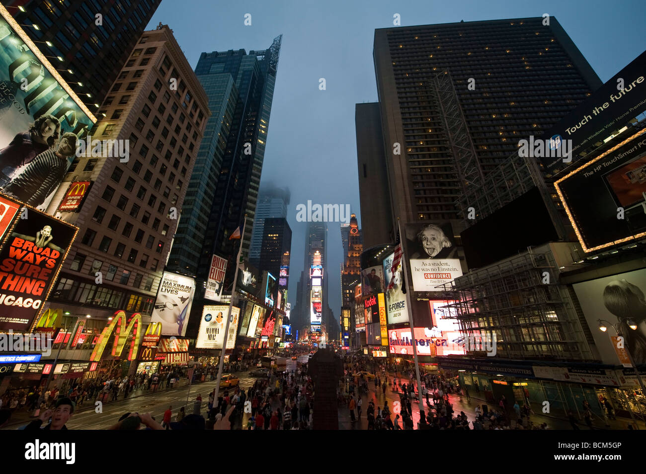 New york city night sky times square Banque de photographies et d ...