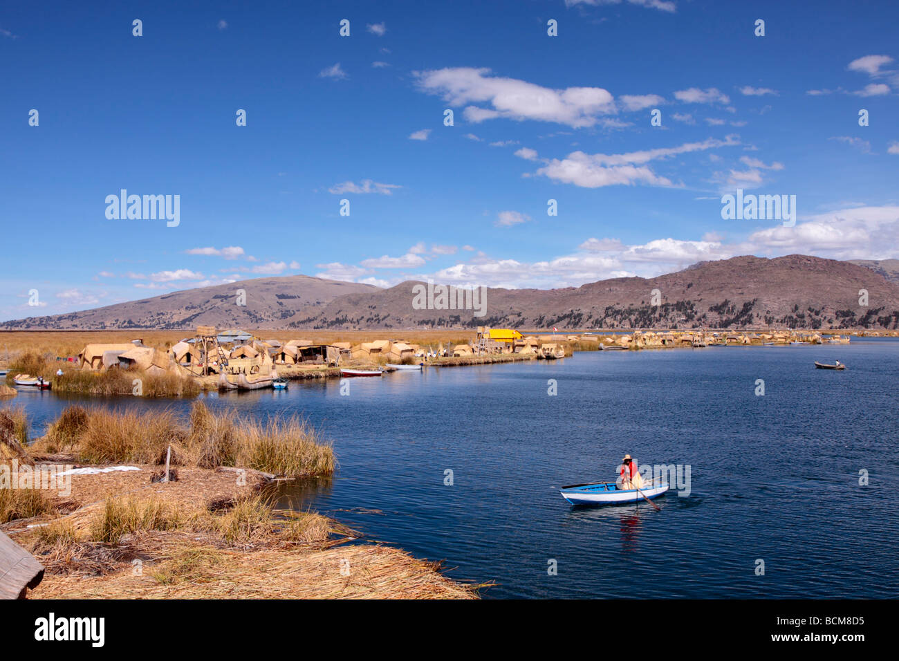 Lake titicaca boat Banque de photographies et d’images à haute ...