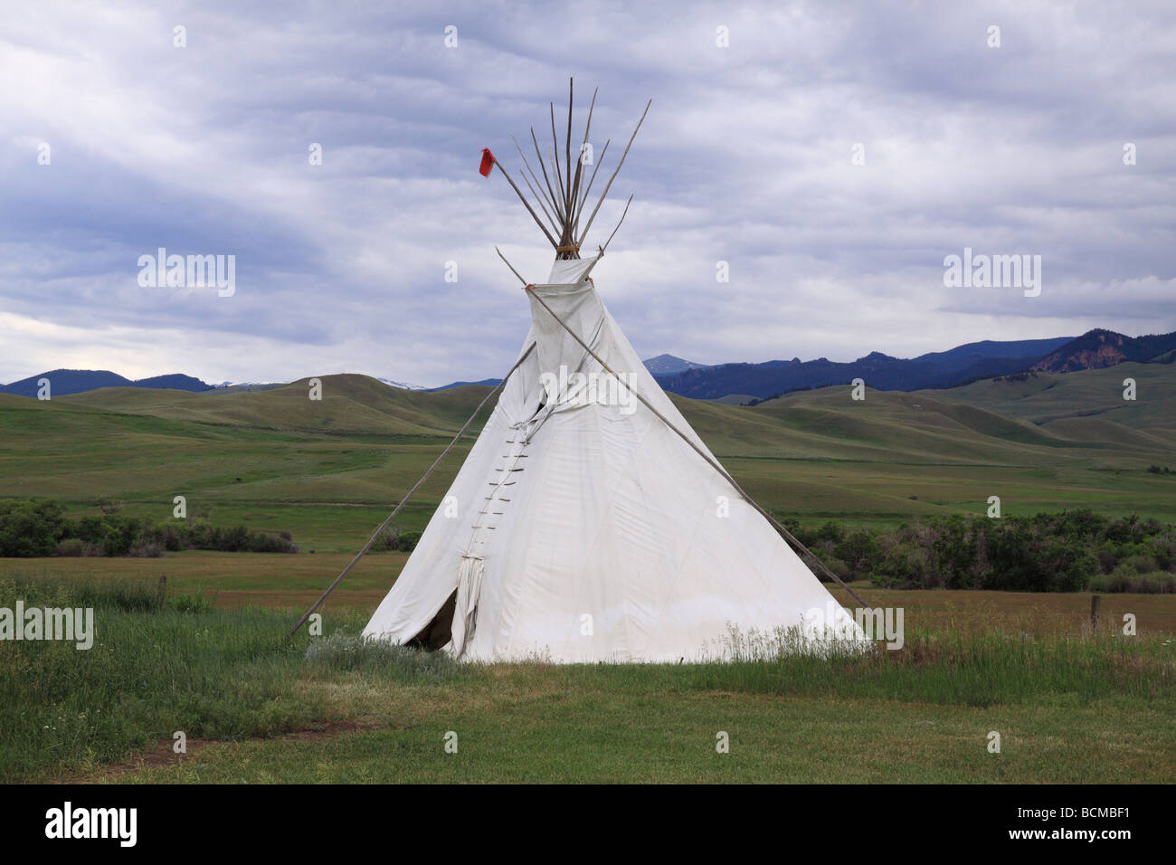 Tipi tipi plaines indiens Banque de photographies et d’images à haute ...