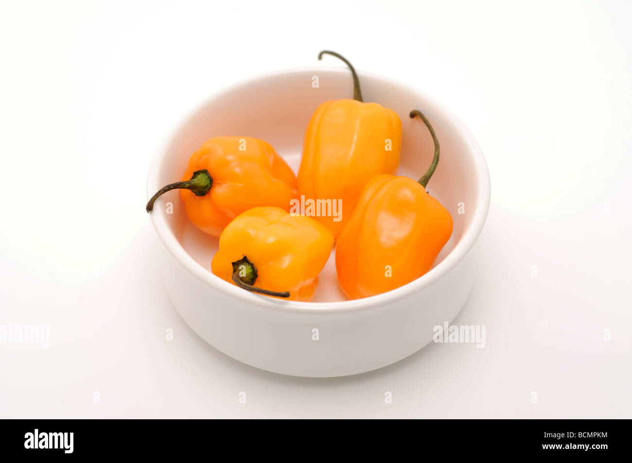 Petits piments jaunes Banque de photographies et d’images à haute ...