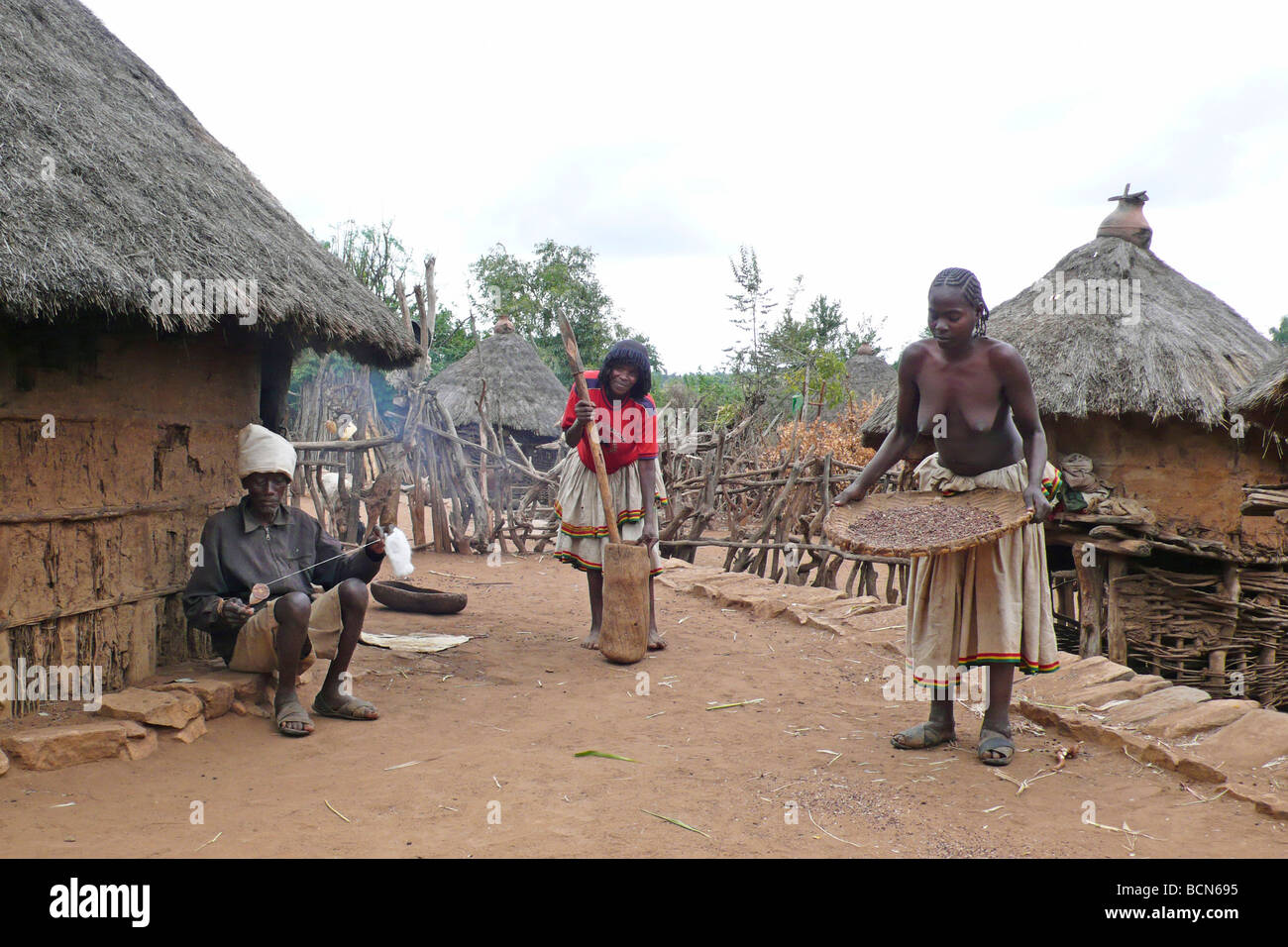 Afrique ethiopie omo valley tribu tribal bodi Banque de photographies ...