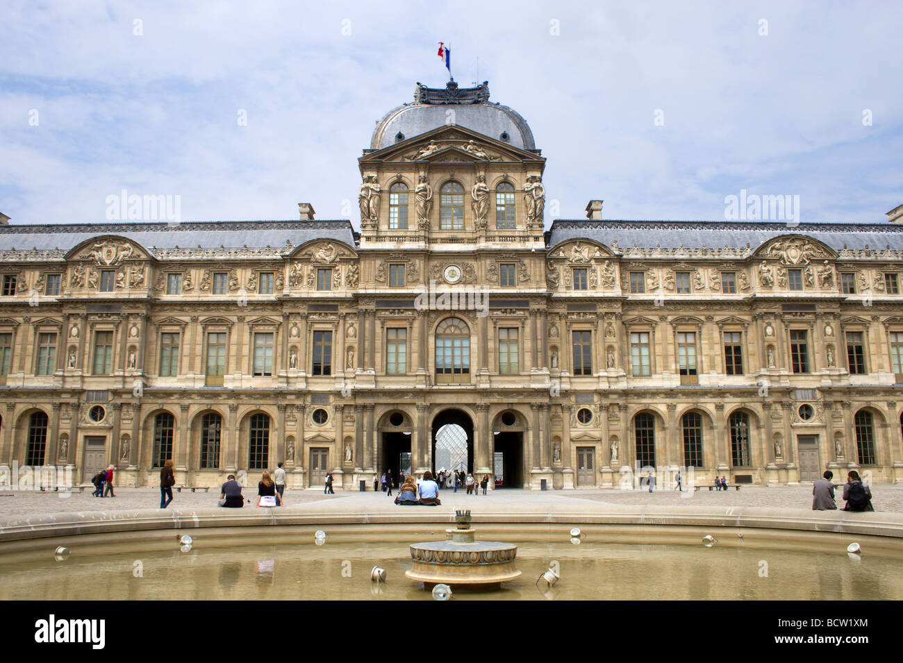 East Facade Louvre Banque d'image et photos - Alamy