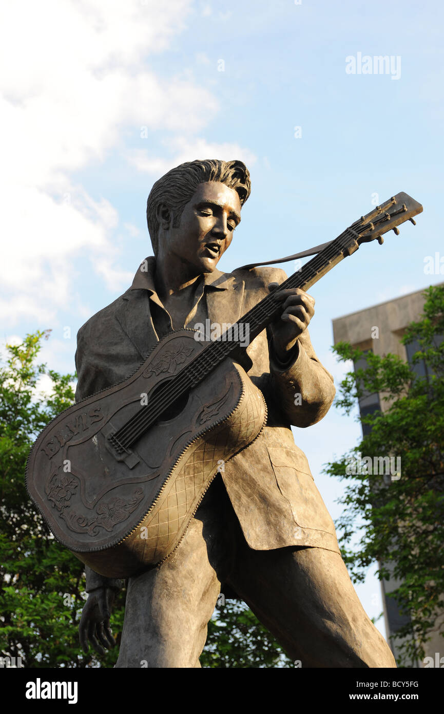 Elvis presley statue Banque de photographies et d’images à haute ...