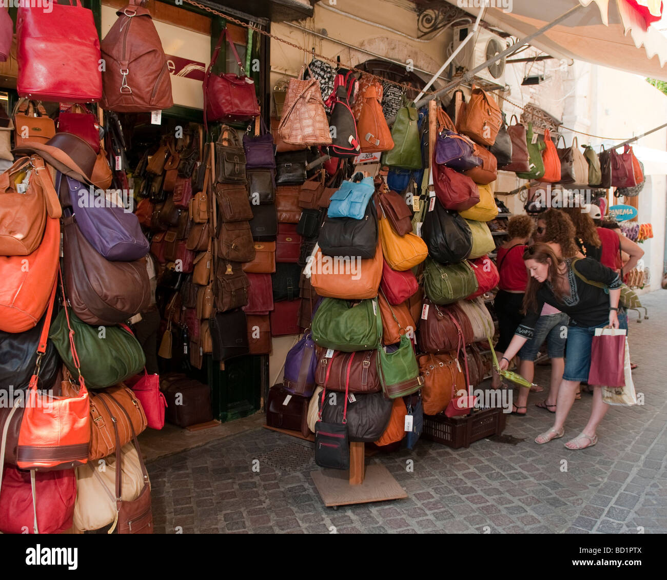 Shopping in crete greece Banque de photographies et d’images à haute ...