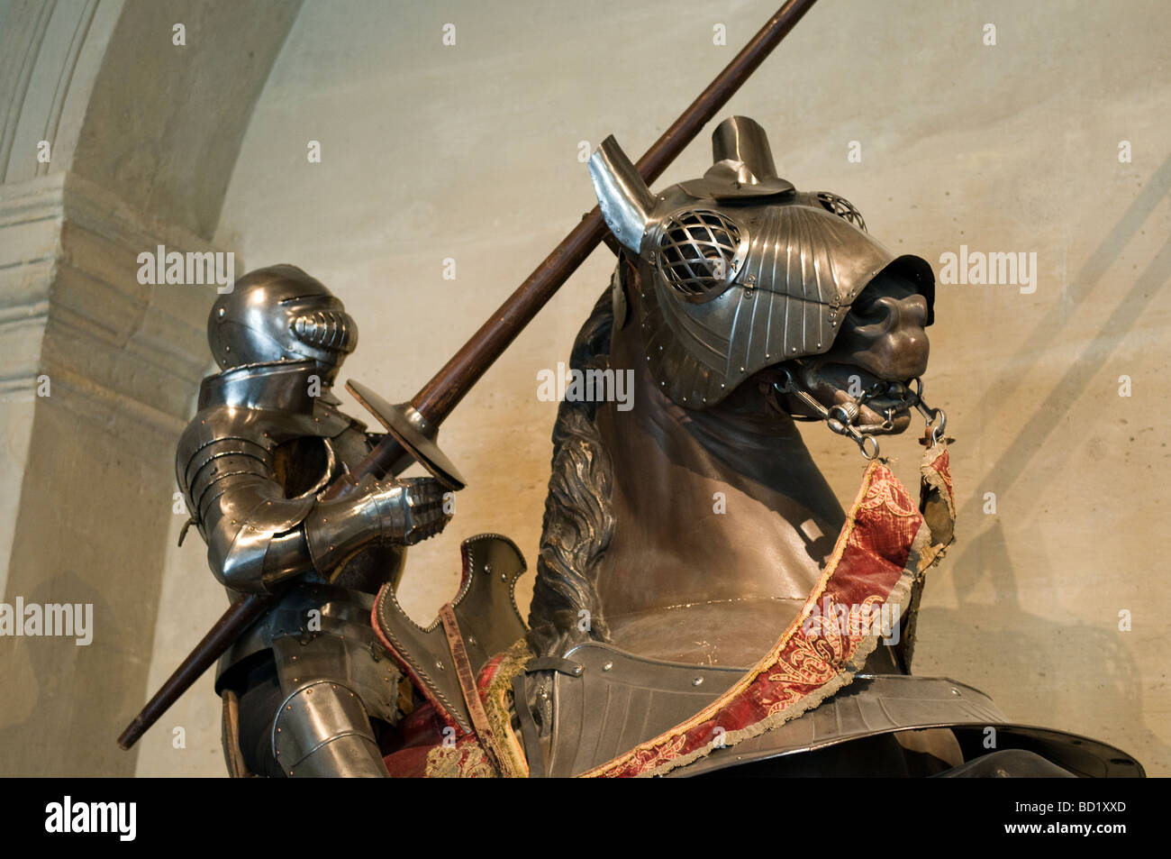 Avec armure et cheval Banque de photographies et d’images à haute ...