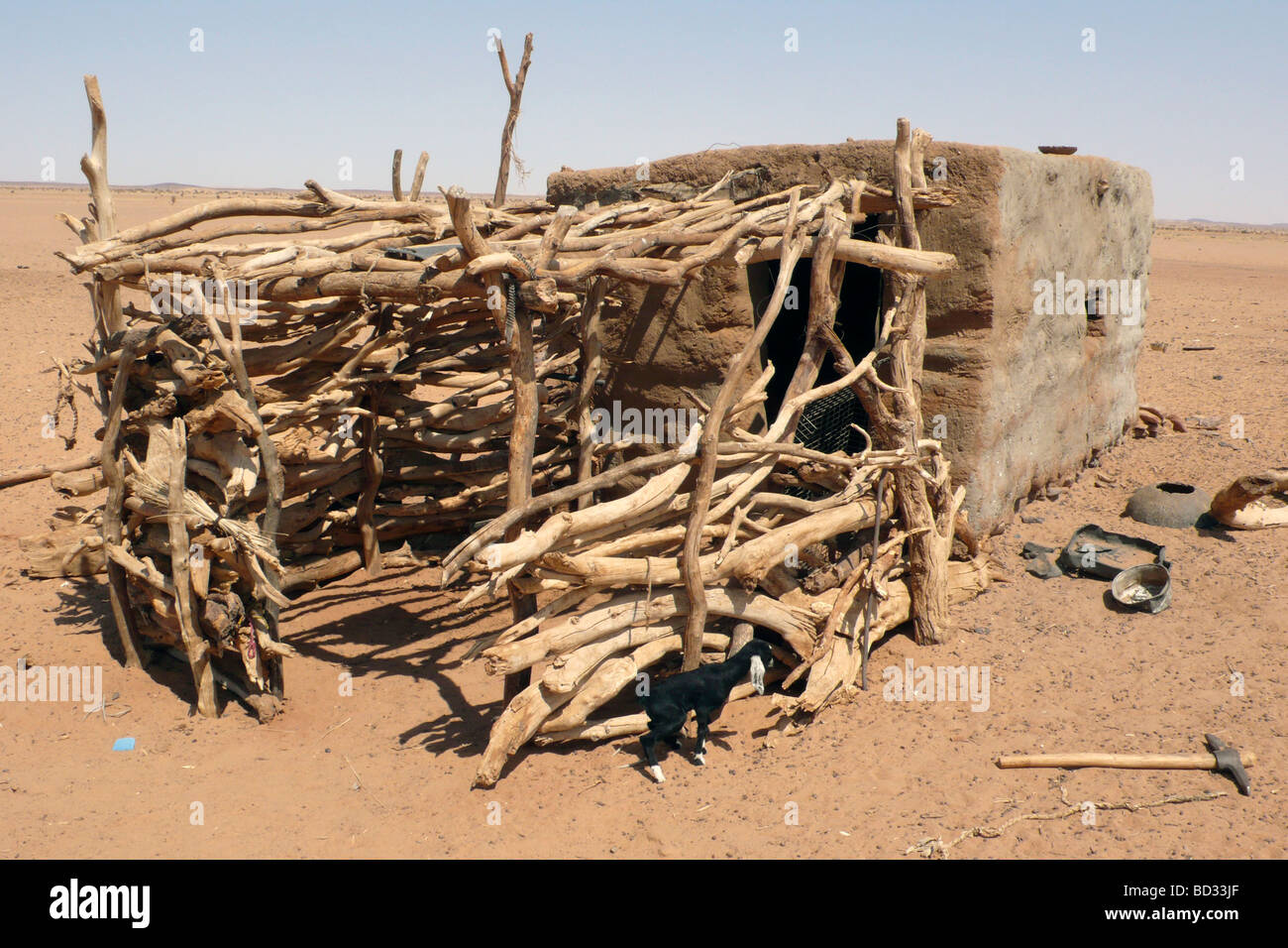 Huttes soudan Banque de photographies et d’images à haute résolution ...