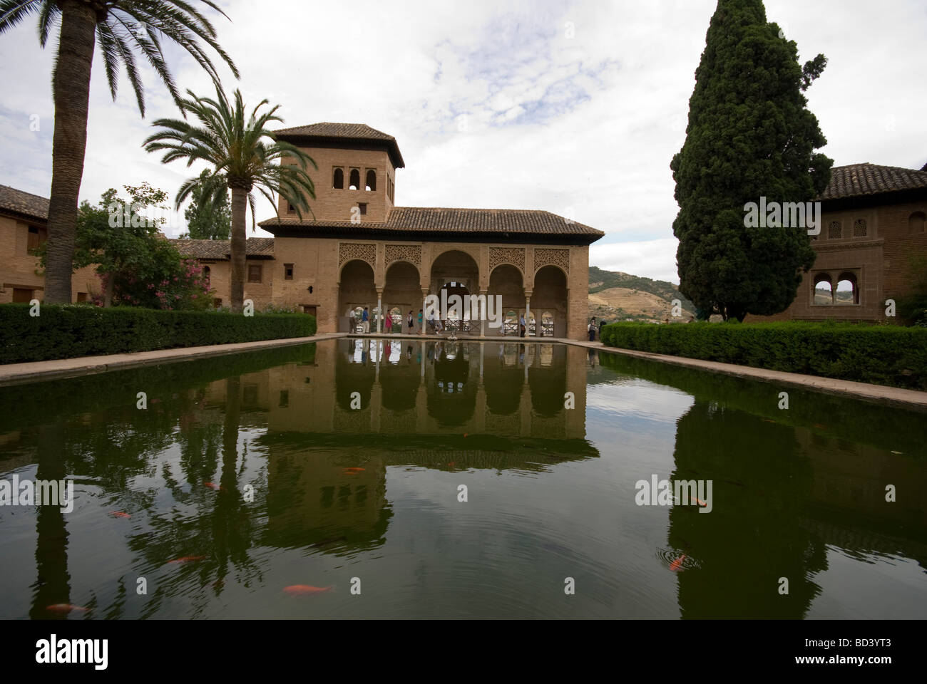 La Alhambra de Grenade Palacio del Partal Photo Stock - Alamy