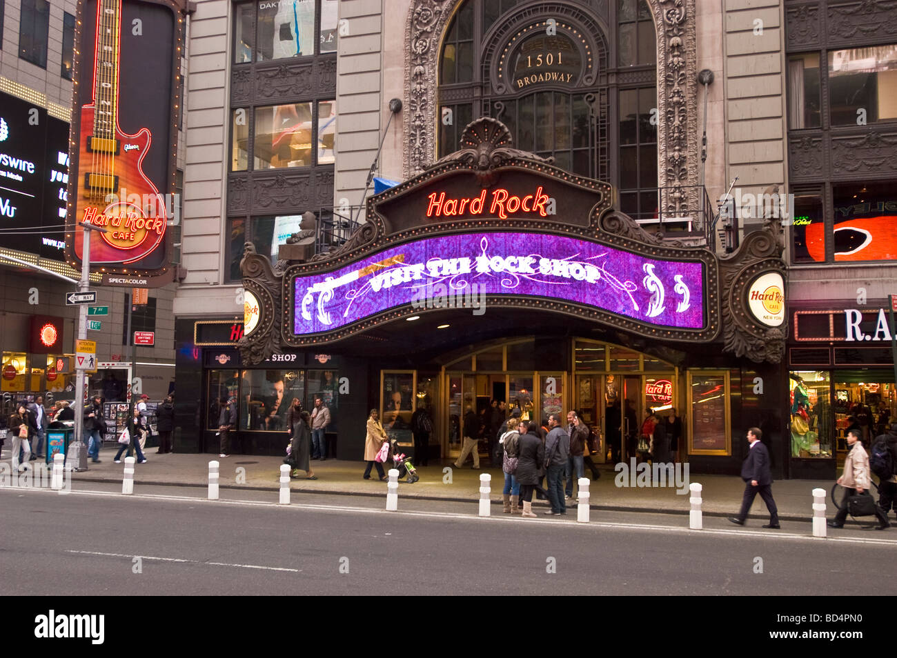 Hard Rock Cafe bar restaurant sur Times Square, Manhattan, New York ...
