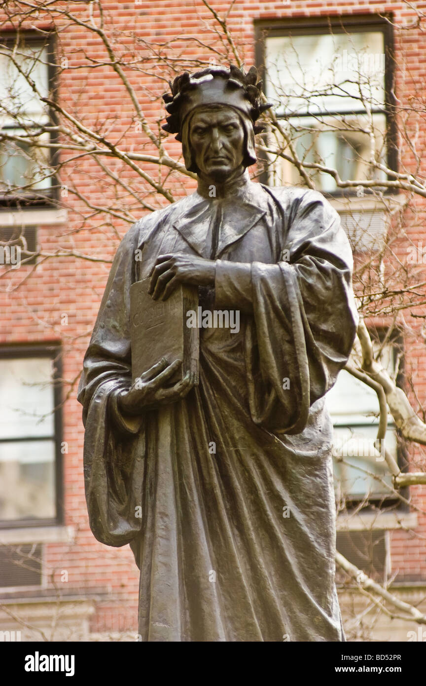Dante alighieri statue on dante square Banque de photographies et d ...