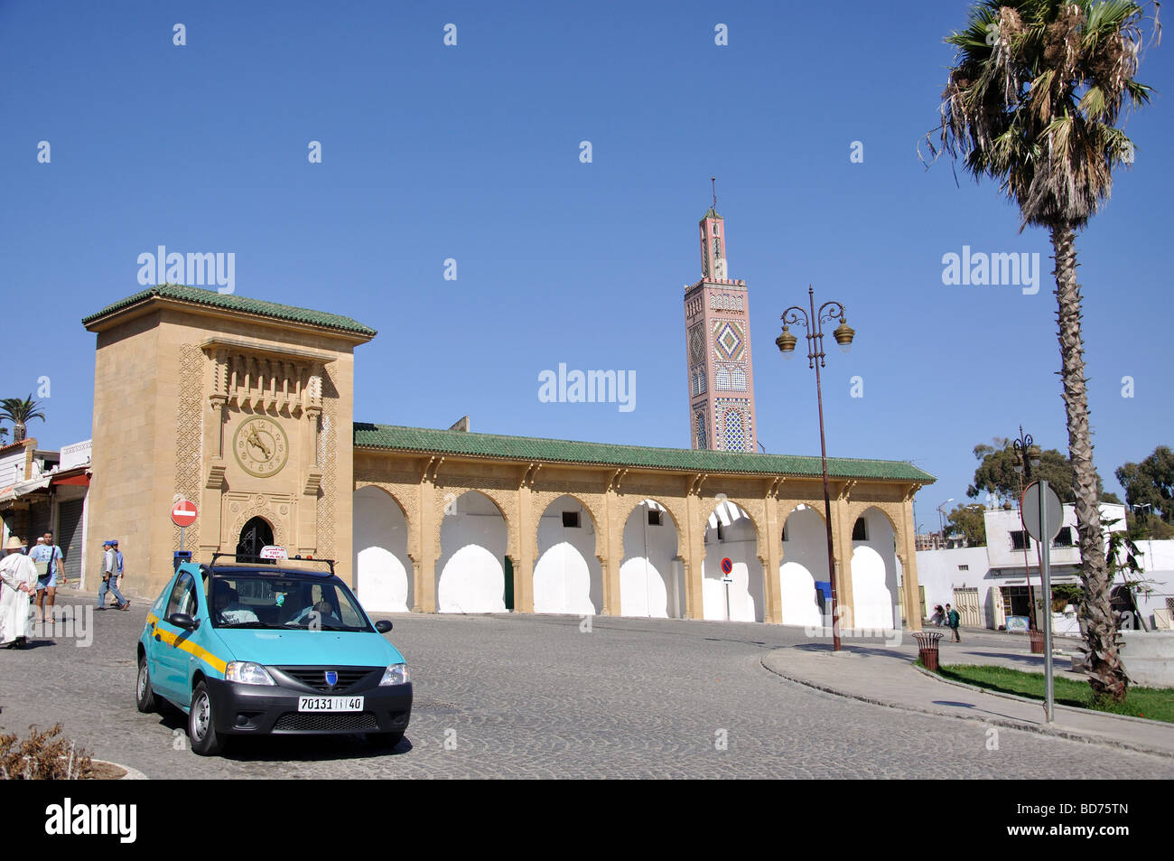 Mosque minaret tangier morocco africa Banque de photographies et d ...