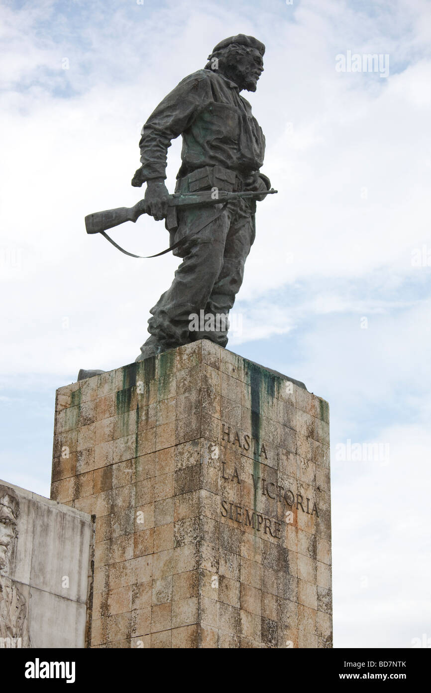 Che Guevara statue au Museo del Memorial Ernesto Che Guevara Photo ...