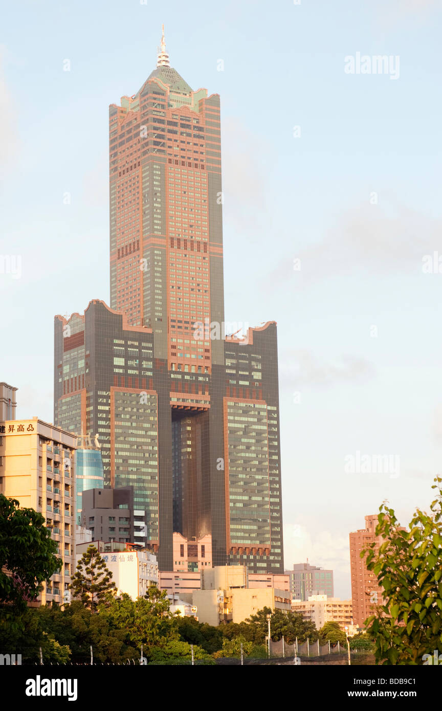 85 sky tower Banque de photographies et d’images à haute résolution - Alamy