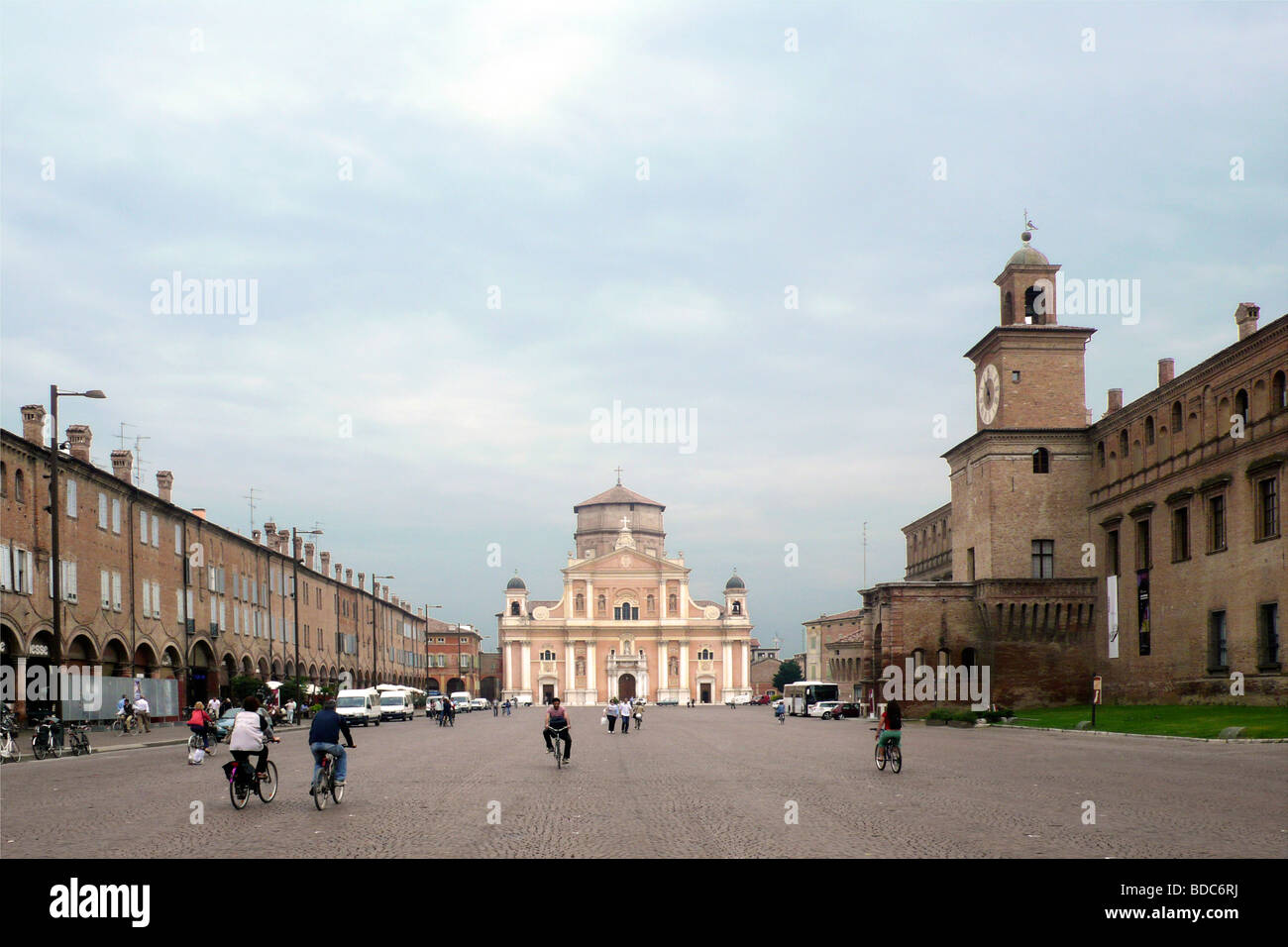 Italy emilia romagna carpi piazza Banque de photographies et d’images à ...
