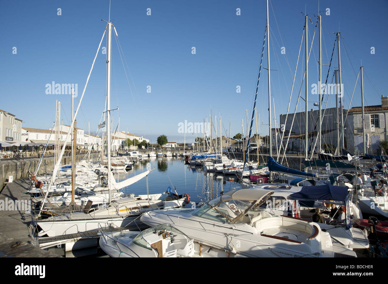 Port de st martin de ré Banque de photographies et d’images à haute résolution - Alamy