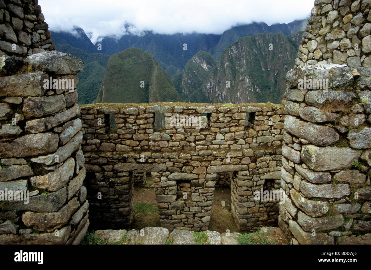 Maison de l'Inca en ruines dans la ville de Machu Picchu, au Pérou ...