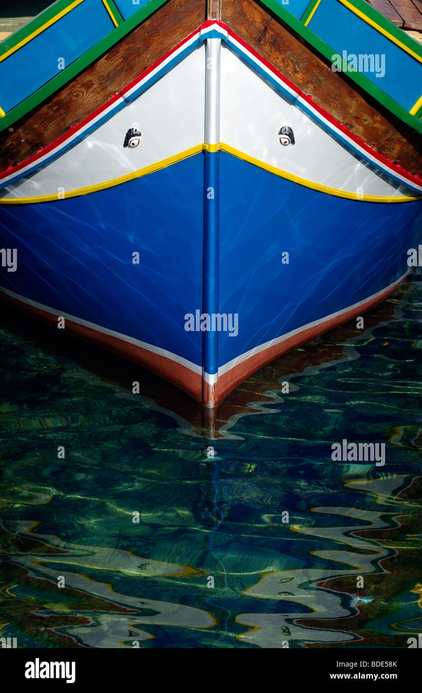 Traditional maltese fishing boat Banque de photographies et d’images à ...