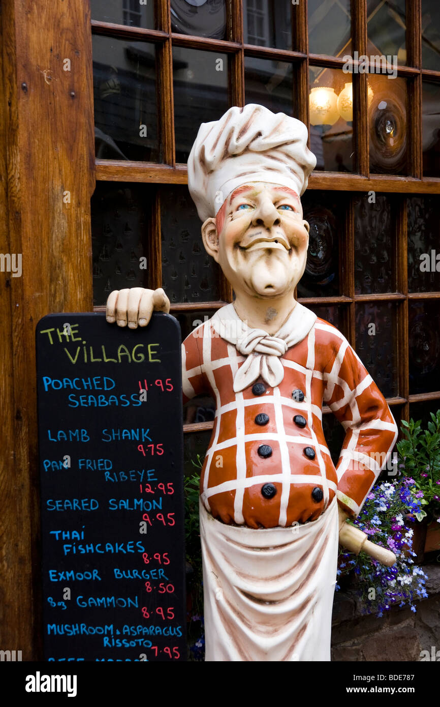 Dummy chef outside restaurant in Banque de photographies et d’images à ...