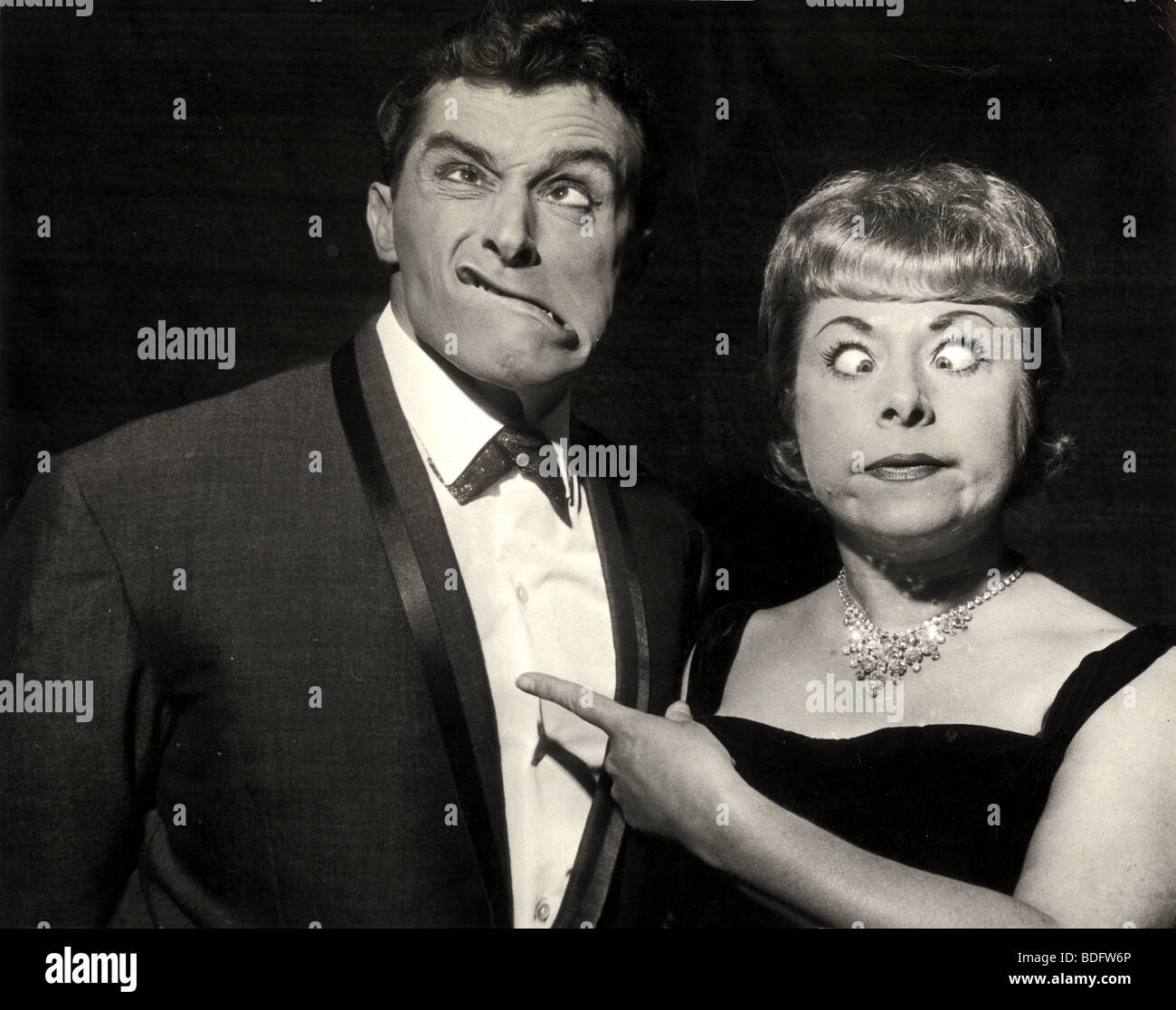 Cross eyed couple Banque de photographies et d’images à haute ...