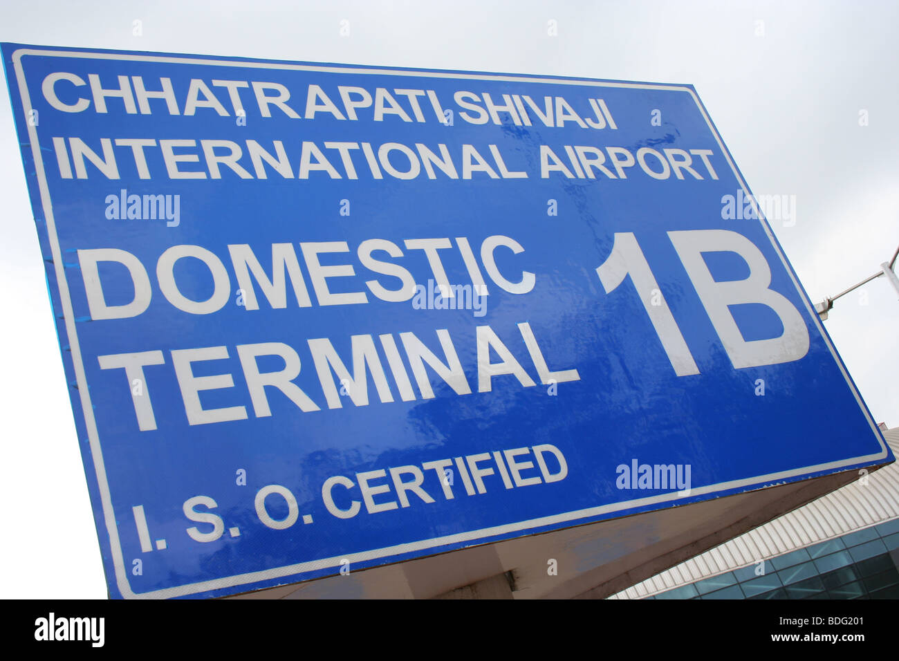 Terminal 1b Banque de photographies et d’images à haute résolution - Alamy