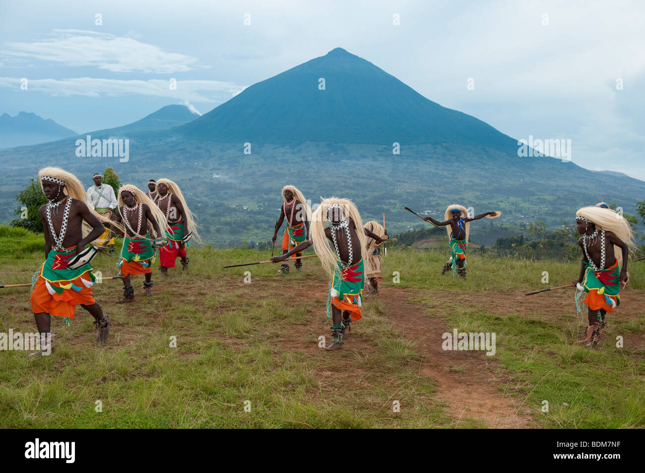 Intore dance rwanda Banque de photographies et d’images à haute ...
