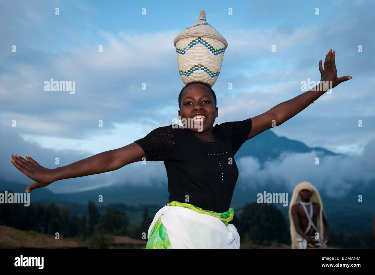 Intore dance rwanda Banque de photographies et d’images à haute ...