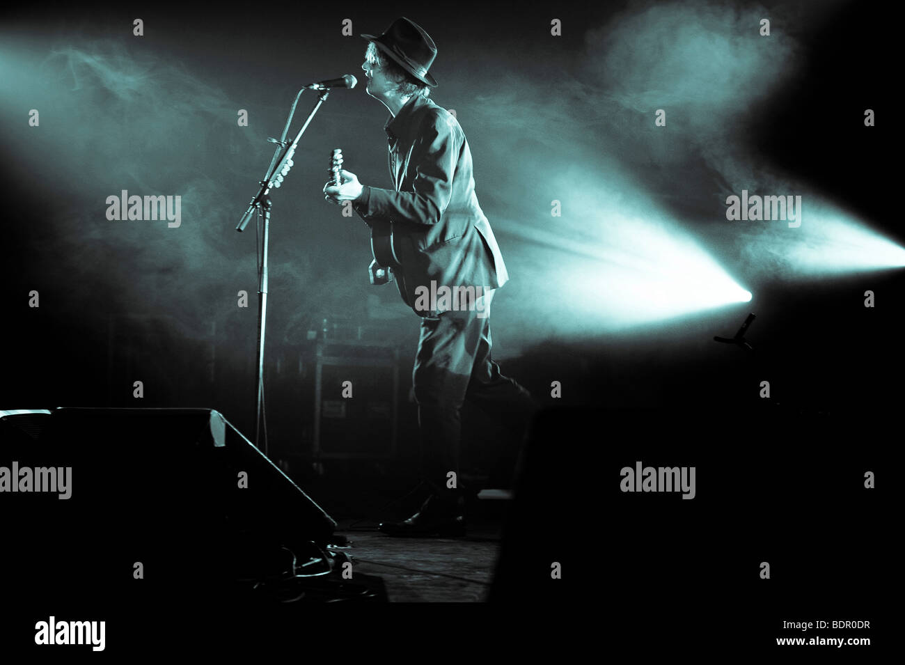 Pete doherty singer Banque de photographies et d’images à haute ...