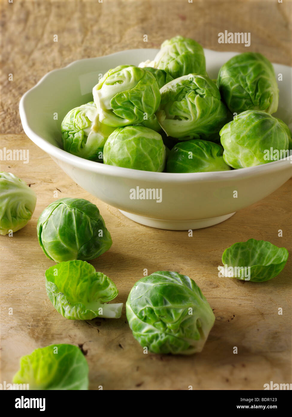 Choux de bruxelles frais Banque de photographies et d’images à haute ...