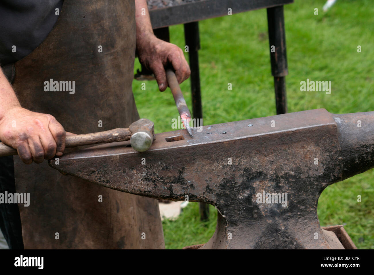 Forgeron de village Banque de photographies et d’images à haute ...
