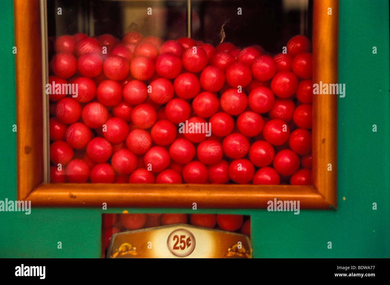 Bubble gum gumballs gumball machine Banque de photographies et d’images ...