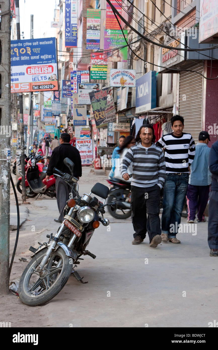 Le trottoir de la rue Banque de photographies et d’images à haute ...