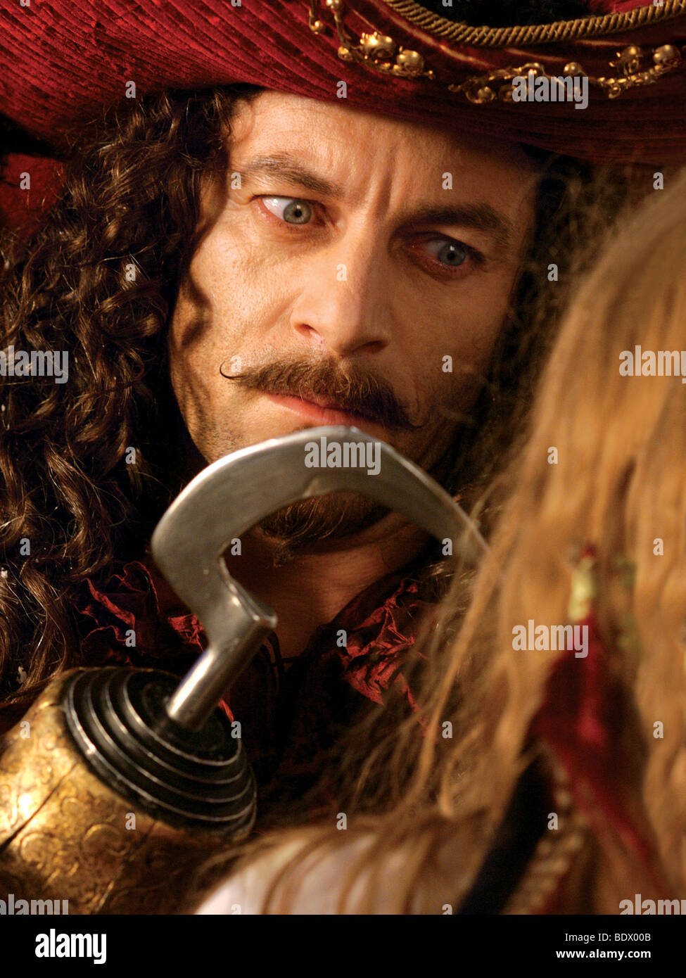 PETER PAN - 2003 film UIP avec Jason Isaacs comme capitaine Hook Photo Stock - Alamy