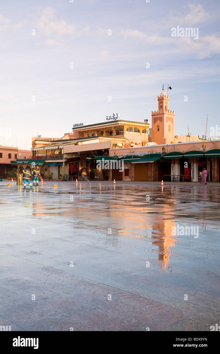 'Cafe Argana' sur la place Jemaa el-Fna, Marrakech, Maroc Photo Stock ...