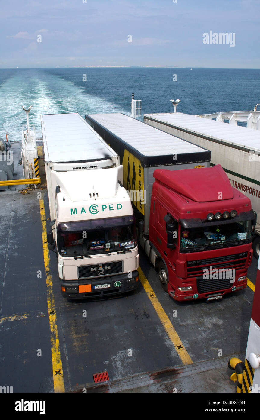 Ferry lorry Banque de photographies et d’images à haute résolution - Alamy