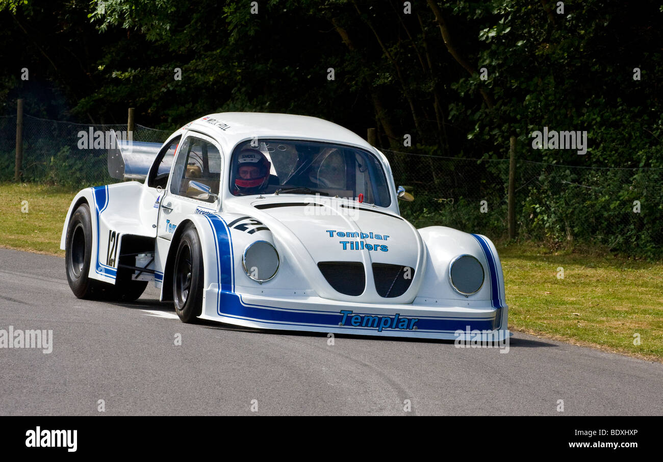 1976 Volkswagen-Chevrolet Beetle Super Saloon sur la course à Goodwood ...