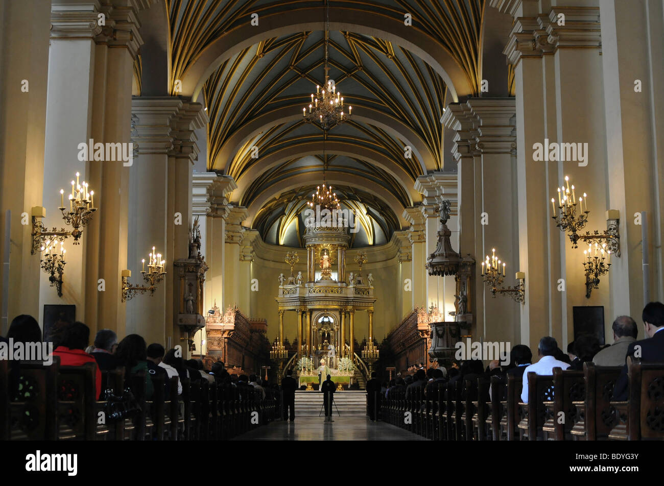Catedral de lima Banque de photographies et d’images à haute résolution ...